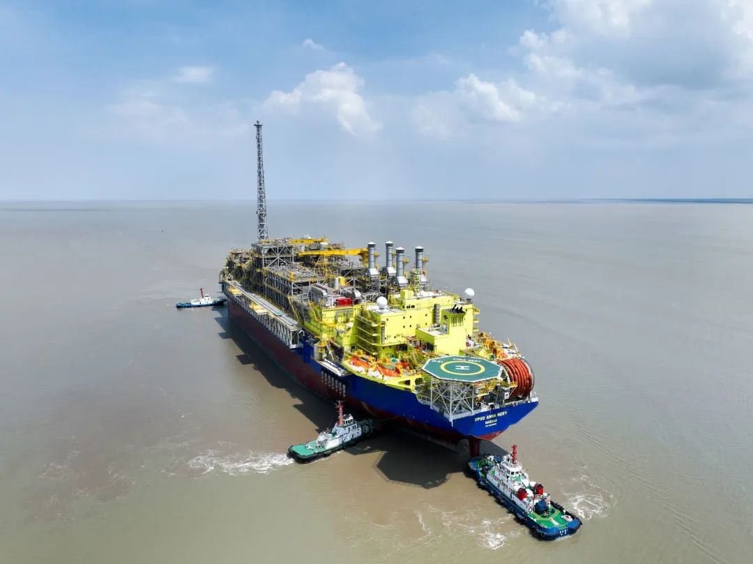 启东中远海运海工FPSO Anna Nery试航